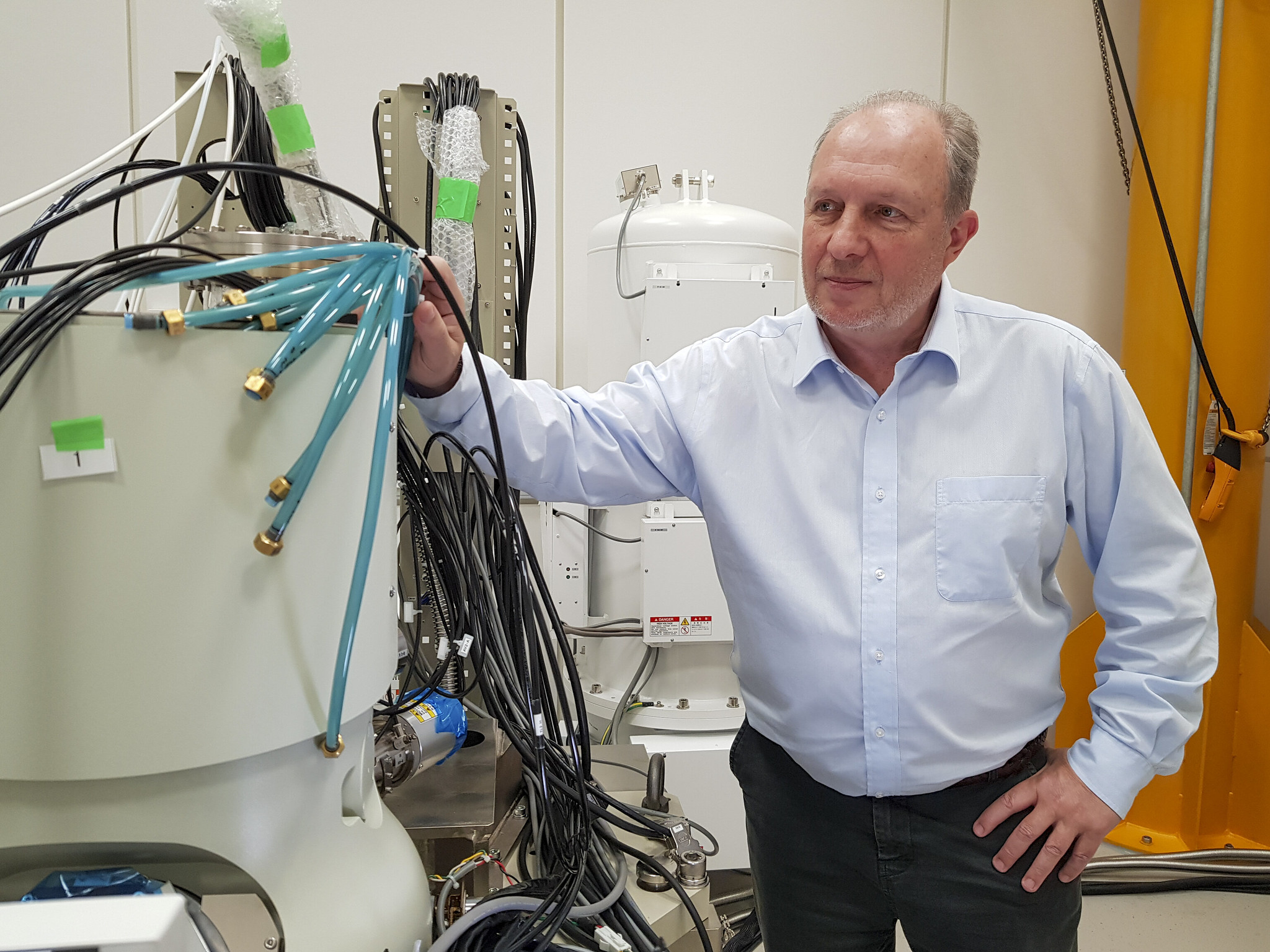 Australia’s new electron microscope for studying atomic processes in ...