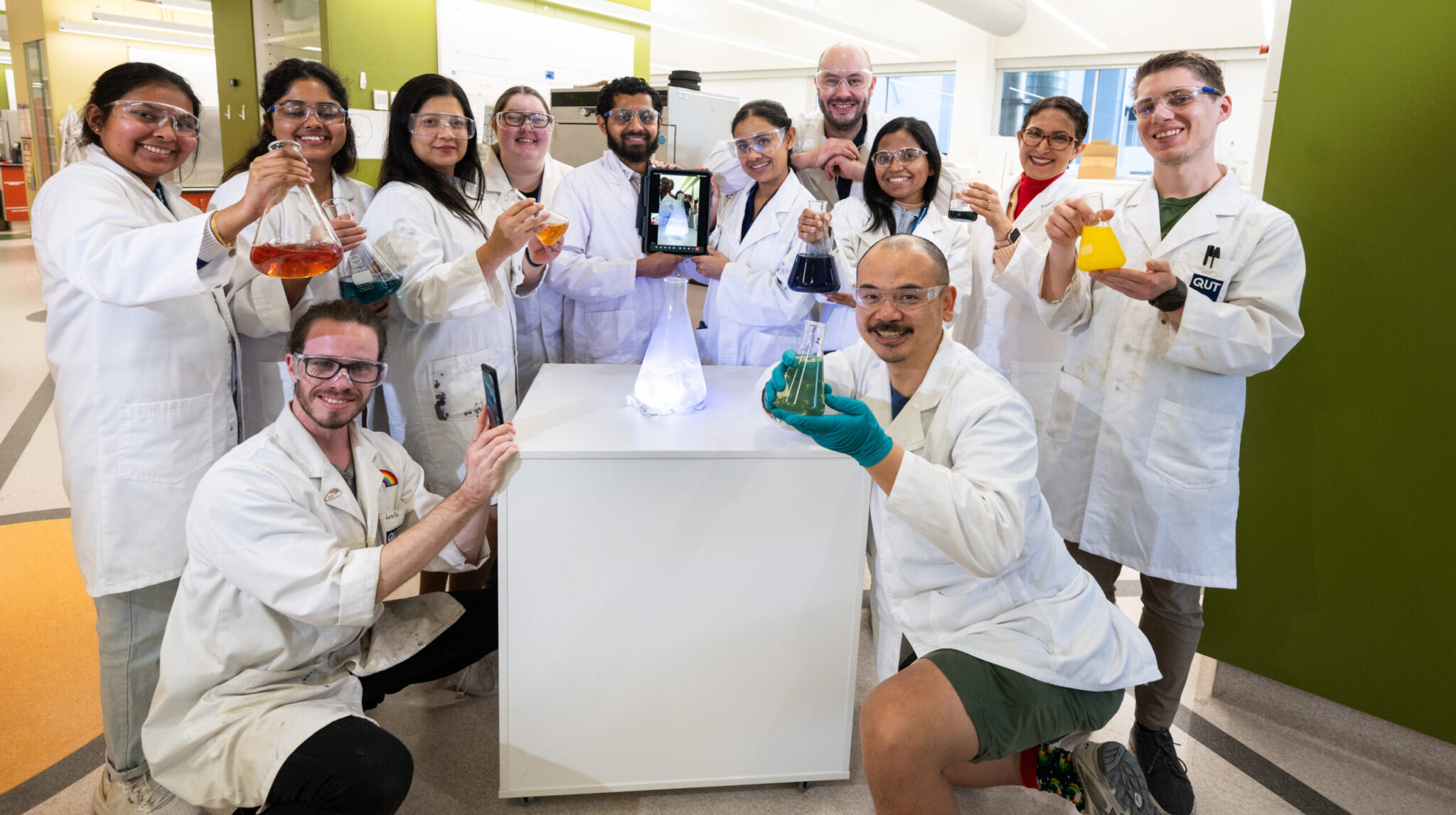 Zoomed-in-science - Centre for Materials Science