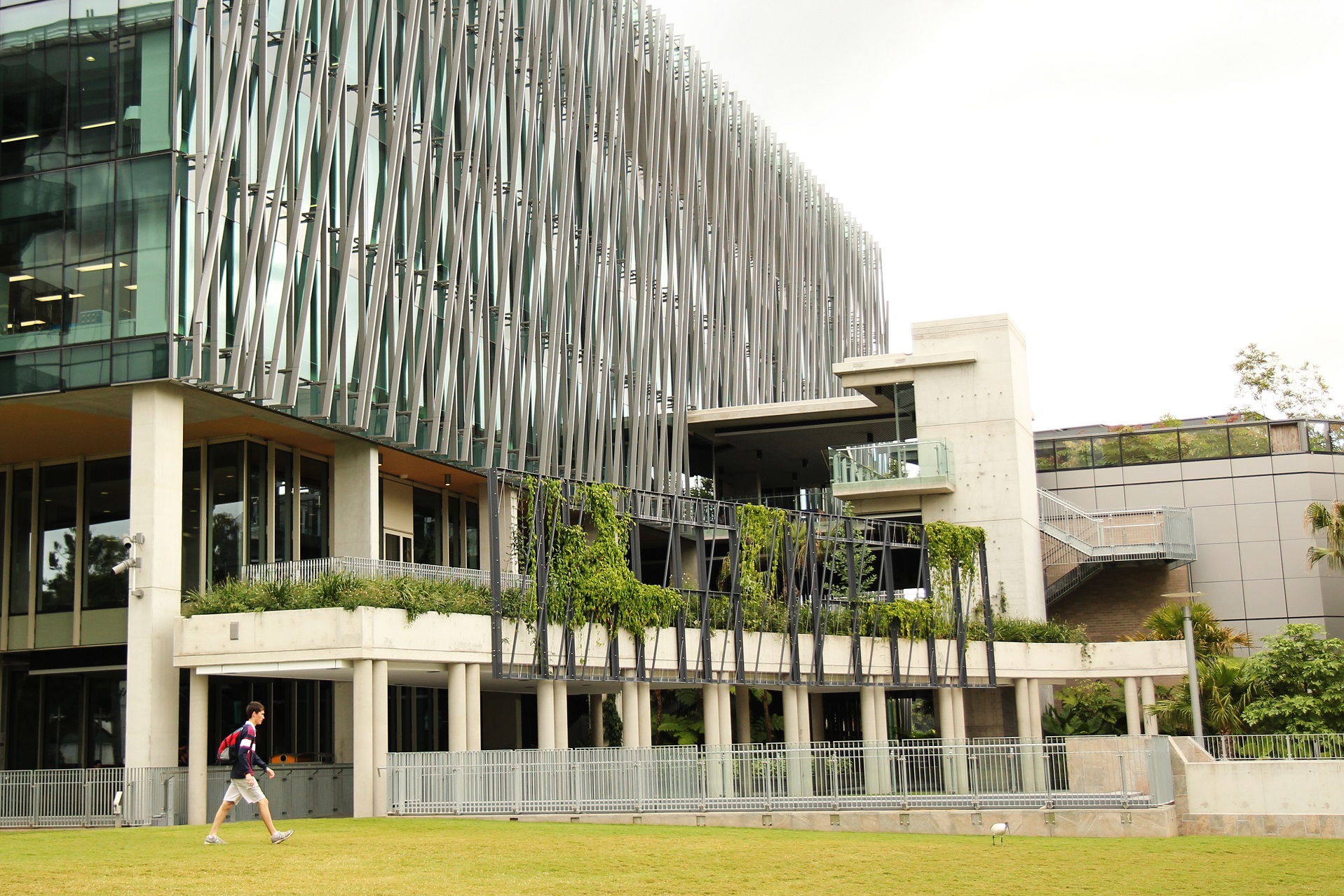 Designing Healthy and Efficient Luminous Environments in Green ...