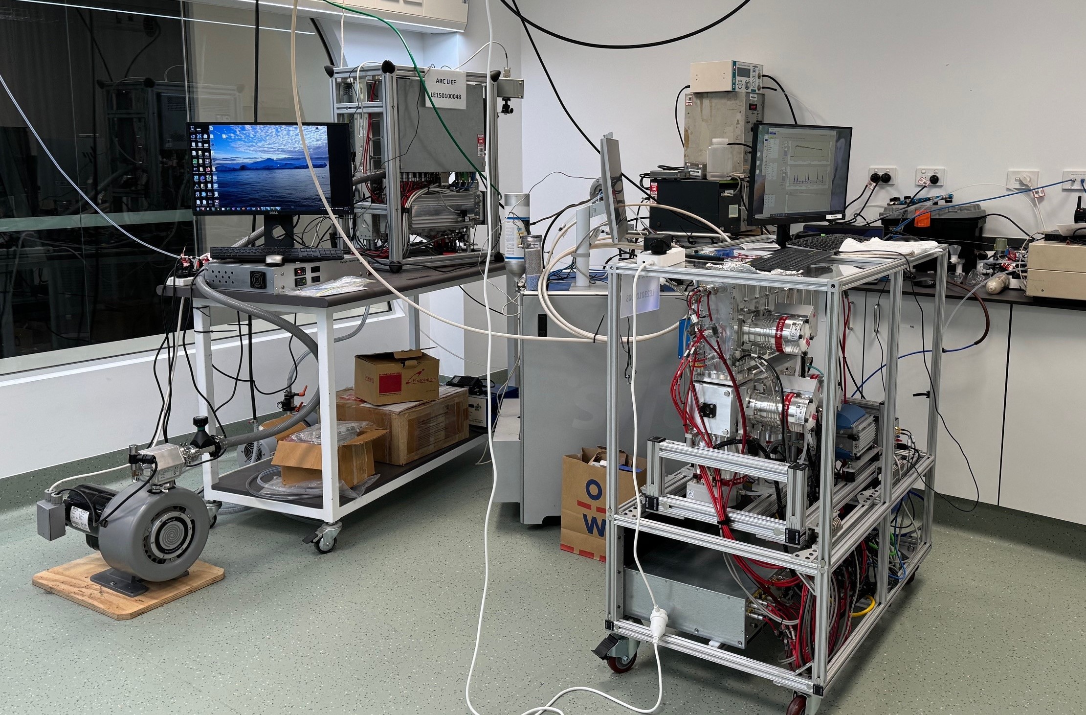 Atmospheric Mass Spectrometry - International Laboratory for Air ...